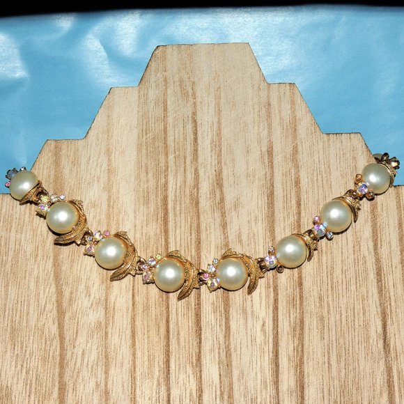 Jewelry | Vintage Necklace Large Faux Pearls Rhinestones Leaves Leaf ...